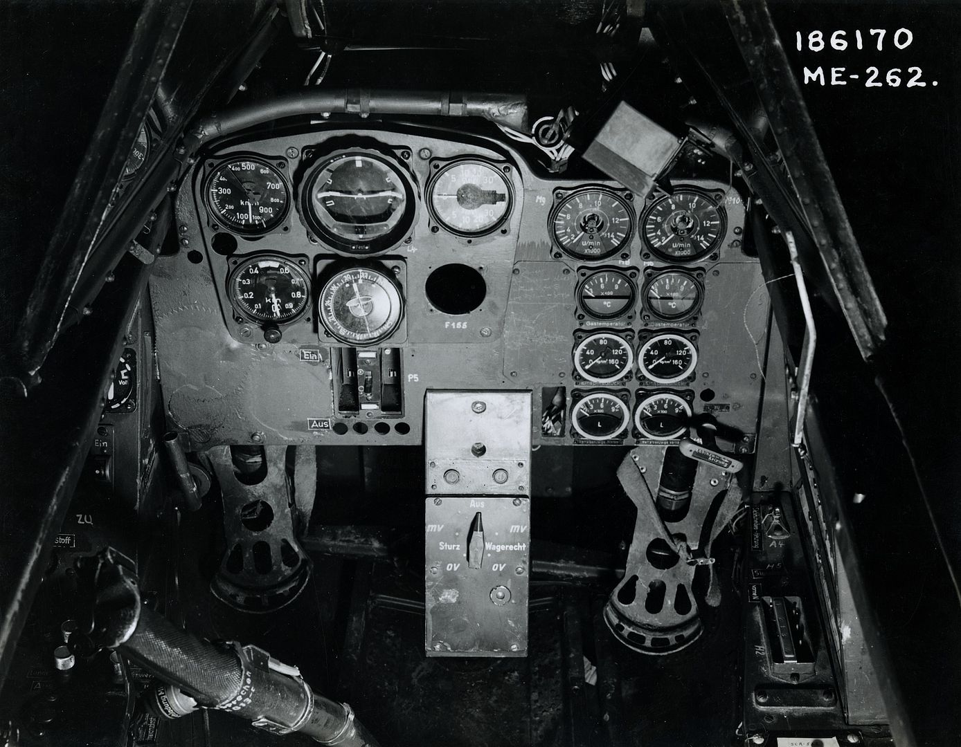ME-262A-1 W/N 111711 "Old 711" in detail / Luftwaffe Library / Forums - Axis and Allies Paintworks